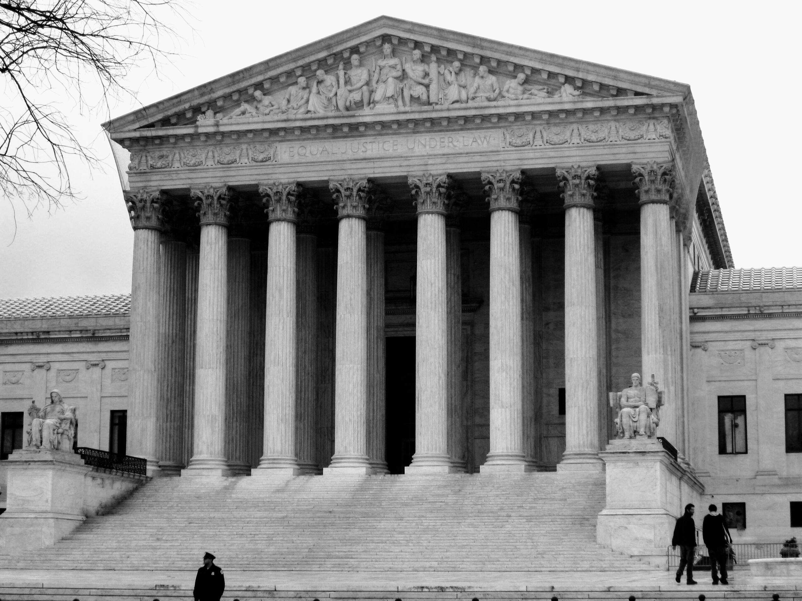 Supreme Court Unanimously Rules in First Amendment Case - Sigale Law